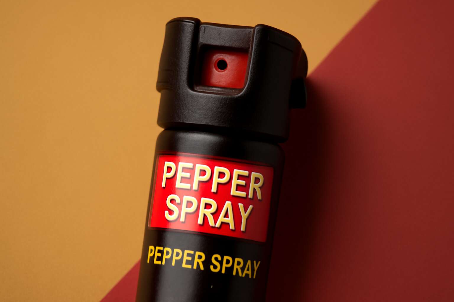 Ontdek alles oor pepper spray in Afrikaans: Veerkragtige beskerming en ...